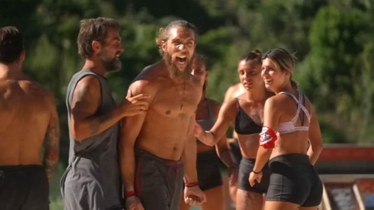 Survivor : Βίντεο ντοκουμέντο με την παραγωγή να μοιράζει φαγητό στους παίκτες - Iciao